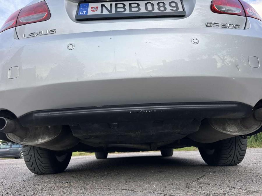 Grey Lexus GS 300h 2007 in Vilnius, with an engine capacity of 3.00 L and mileage of 340 thousand km for 2450 €, photo 21 on AUTOMOTO.COM.LV