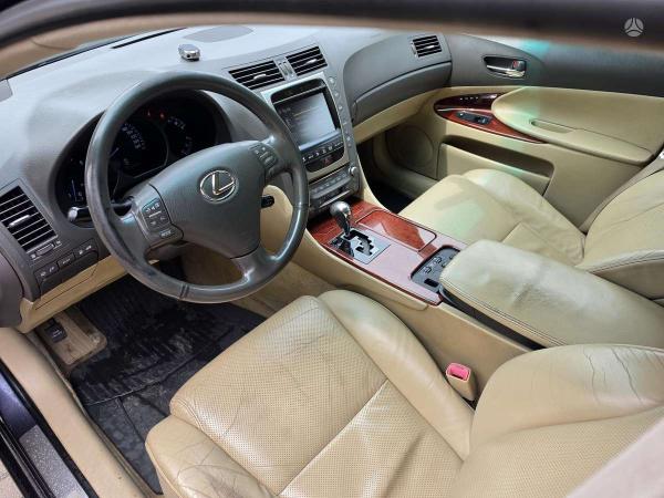 Grey Lexus GS 300h 2007 in Silute, with an engine capacity of 3.00 L and mileage of 360 thousand km for 3000 €, photo 8 on AUTOMOTO.COM.LV
