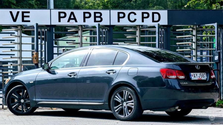 Pelēks Lexus GS 300h 2008 Viļņa, ar dzinēja tilpumu 3.00 L un nobraukumu 343 tūkst. km par 3600 €, foto 4 vietnē AUTOMOTO.COM.LV