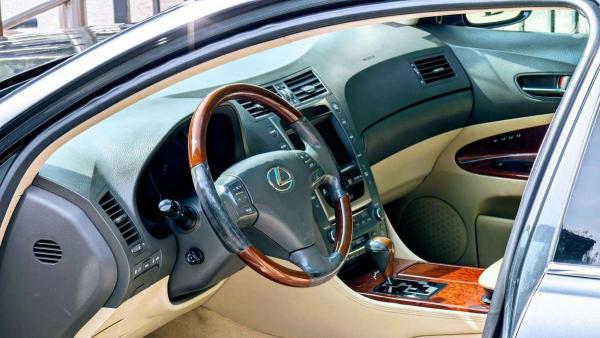 Grey Lexus GS 300h 2008 in Vilnius, with an engine capacity of 3.00 L and mileage of 343 thousand km for 3600 €, photo 5 on AUTOMOTO.COM.LV
