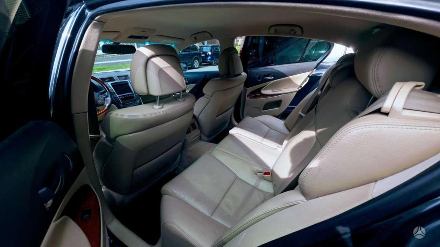 Pelēks Lexus GS 300h 2008 Viļņa, ar dzinēja tilpumu 3.00 L un nobraukumu 343 tūkst. km par 3600 €, foto 9 vietnē AUTOMOTO.COM.LV