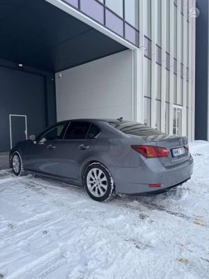 Pelēks Lexus GS 300h 2014 Viļņa, ar dzinēja tilpumu 2.49 L un nobraukumu 470 tūkst. km par 10500 €, foto 5 vietnē AUTOMOTO.COM.LV