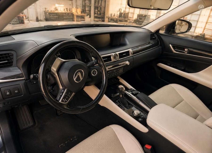 Pelēks Lexus GS 300h 2016 Viļņa, ar dzinēja tilpumu 2.49 L un nobraukumu 298 tūkst. km par 17300 €, foto 8 vietnē AUTOMOTO.COM.LV