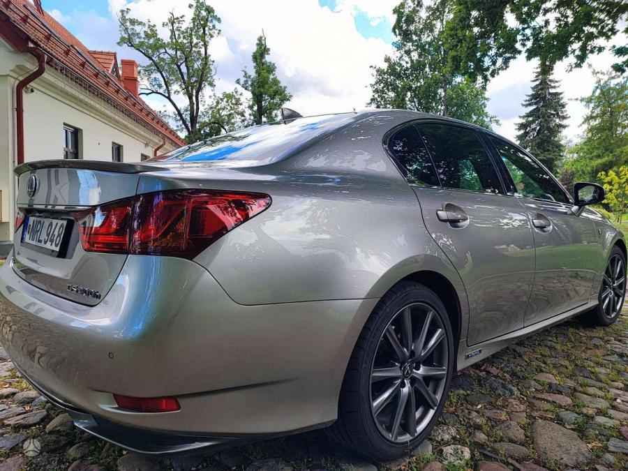 Grey Lexus GS 300h 2016 in Kaunas, with an engine capacity of 2.49 L and mileage of 249 thousand km for 15999 €, photo 19 on AUTOMOTO.COM.LV