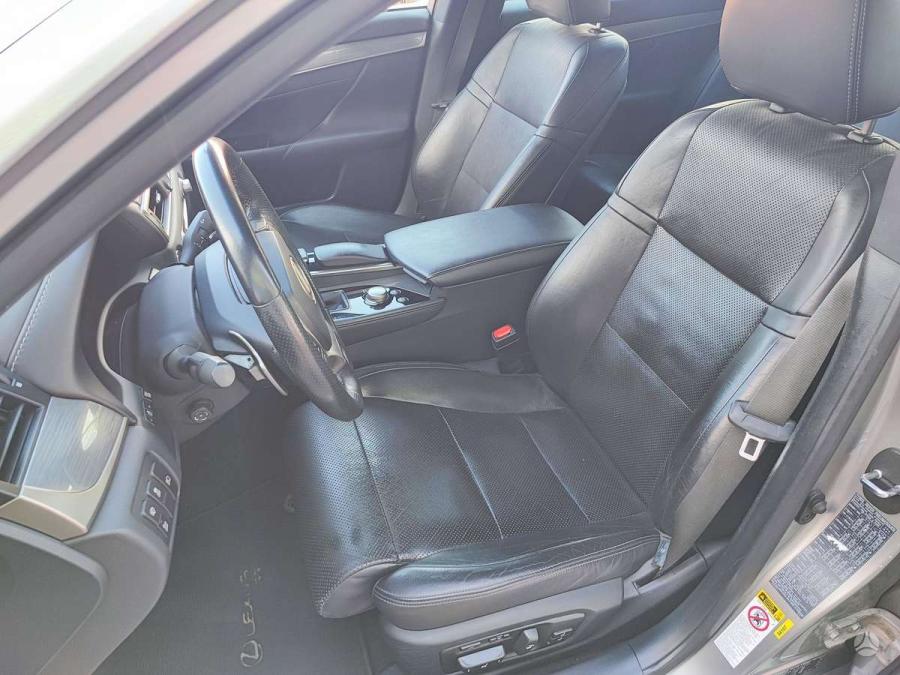 Grey Lexus GS 300h 2016 in Kaunas, with an engine capacity of 2.49 L and mileage of 249 thousand km for 15999 €, photo 23 on AUTOMOTO.COM.LV