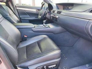 Grey Lexus GS 300h 2016 in Kaunas, with an engine capacity of 2.49 L and mileage of 249 thousand km for 15999 €, photo 26 on AUTOMOTO.COM.LV