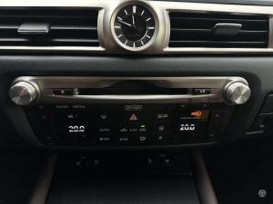 Pelēks Lexus GS 300h 2017 Viļņa, ar dzinēja tilpumu 2.50 L un nobraukumu 142 tūkst. km par 21550 €, foto 22 vietnē AUTOMOTO.COM.LV