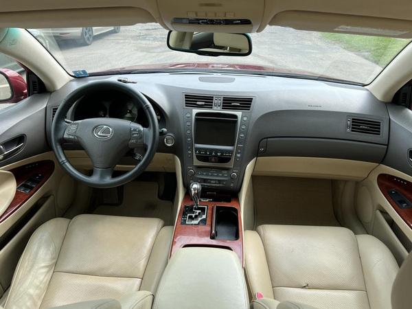 Red Lexus GS 300h 2006 in Narva, with an engine capacity of 3.00 L and mileage of 327 thousand km for 2999 €, photo 9 on AUTOMOTO.COM.LV
