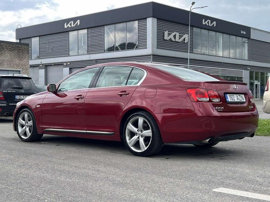Red Lexus GS 300h 2006 in Narva, with an engine capacity of 3.00 L and mileage of 327 thousand km for 2999 €, photo 17 on AUTOMOTO.COM.LV