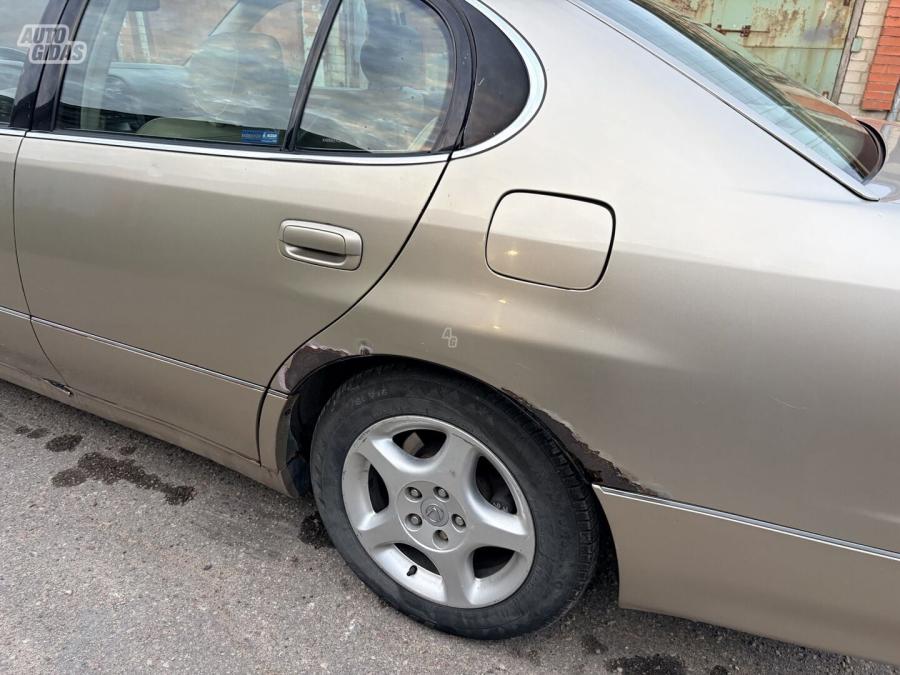 Lexus GS 300h 1999 in Klaipeda, with an engine capacity of 3.00 L and mileage of 187 thousand km for 2800 €, photo 7 on AUTOMOTO.COM.LV