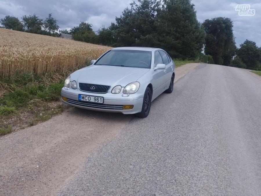 Lexus GS 300h 2000 in Jonava, with an engine capacity of 3.00 L and mileage of 450 thousand km for 3500 €, photo 1 on AUTOMOTO.COM.LV