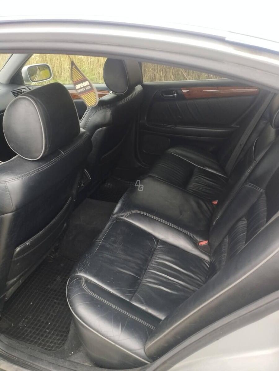 Lexus GS 300h 2000 in Jonava, with an engine capacity of 3.00 L and mileage of 450 thousand km for 3500 €, photo 6 on AUTOMOTO.COM.LV