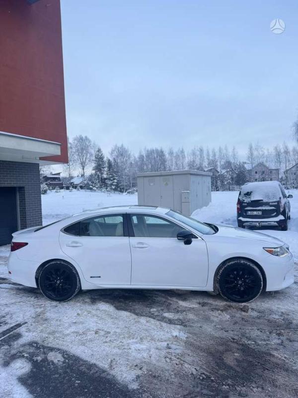 Balts Lexus GS 300h 2014 Viļņa, ar dzinēja tilpumu 2.49 L un nobraukumu 178 tūkst. km par 13450 €, foto 7 vietnē AUTOMOTO.COM.LV