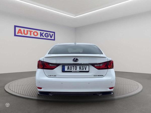 White Lexus GS 300h 2014 in Kaunas, with an engine capacity of 2.50 L and mileage of 148 thousand km for 15499 €, photo 4 on AUTOMOTO.COM.LV