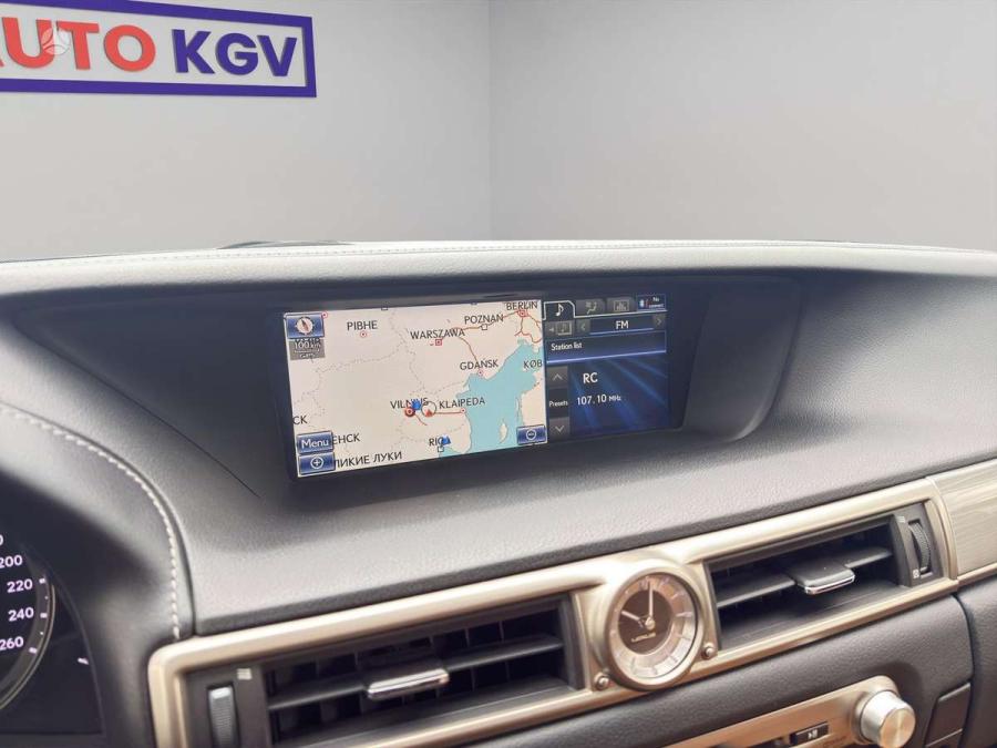 White Lexus GS 300h 2014 in Kaunas, with an engine capacity of 2.50 L and mileage of 148 thousand km for 14499 €, photo 17 on AUTOMOTO.COM.LV