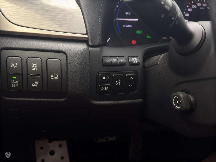 White Lexus GS 300h 2014 in Kaunas, with an engine capacity of 2.50 L and mileage of 148 thousand km for 14499 €, photo 18 on AUTOMOTO.COM.LV