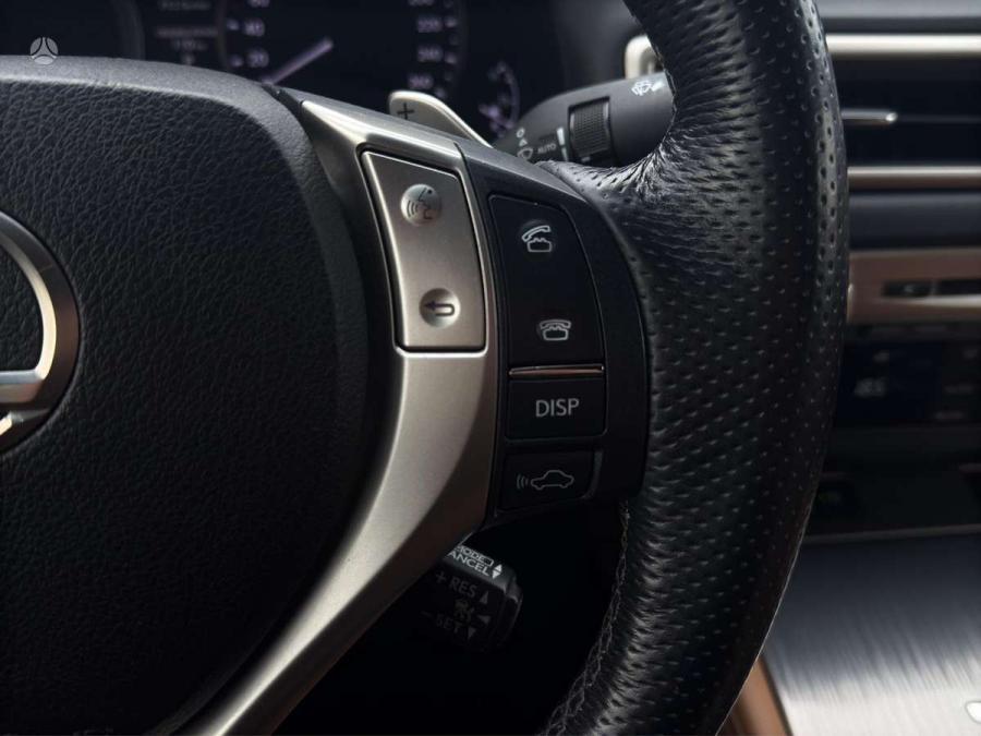 White Lexus GS 300h 2014 in Kaunas, with an engine capacity of 2.50 L and mileage of 148 thousand km for 14499 €, photo 19 on AUTOMOTO.COM.LV