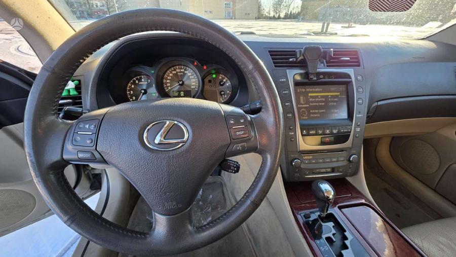 Yellow Lexus GS 300h 2006 in Kaunas, with an engine capacity of 3.00 L and mileage of 312 thousand km for 2700 €, photo 9 on AUTOMOTO.COM.LV