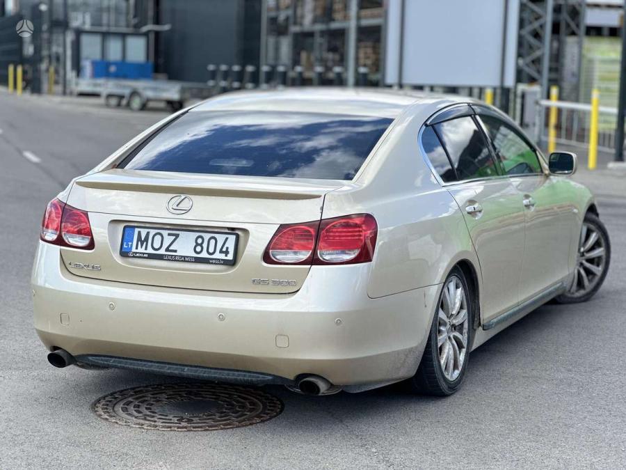 Yellow Lexus GS 300h 2006 in Vilnius, with an engine capacity of 3.00 L and mileage of 259 thousand km for 1750 €, photo 10 on AUTOMOTO.COM.LV
