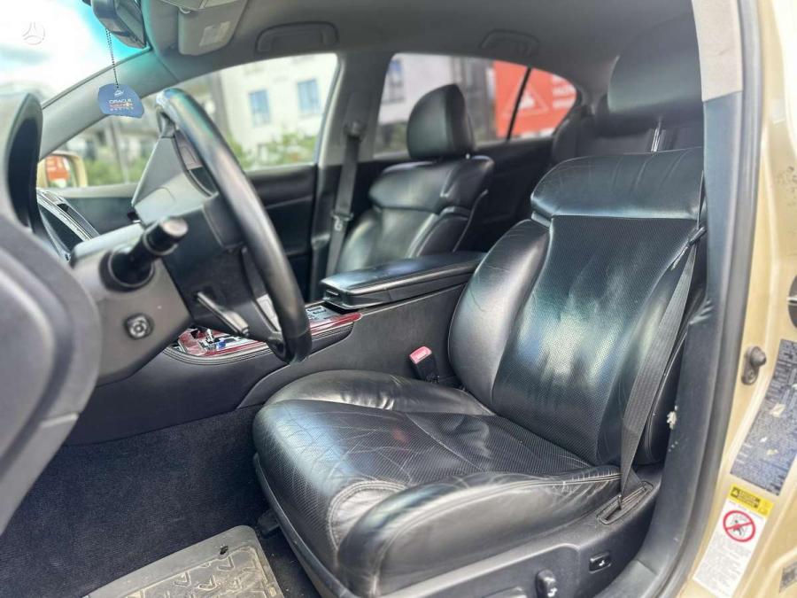 Yellow Lexus GS 300h 2006 in Vilnius, with an engine capacity of 3.00 L and mileage of 259 thousand km for 1750 €, photo 14 on AUTOMOTO.COM.LV