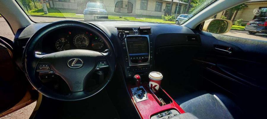 Yellow Lexus GS 300h 2008 in Vilnius, with an engine capacity of 3.00 L and mileage of 481 thousand km for 2800 €, photo 8 on AUTOMOTO.COM.LV