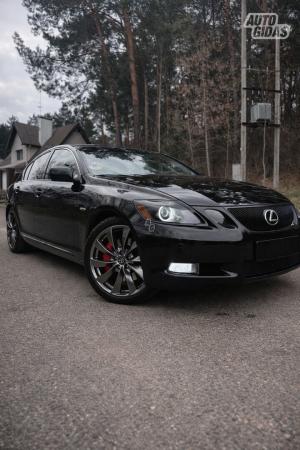 Melns Lexus GS 450h 2006 Viļņa, ar dzinēja tilpumu 3.50 L un nobraukumu 360 tūkst. km par 6600 €, foto  vietnē AUTOMOTO.COM.LV