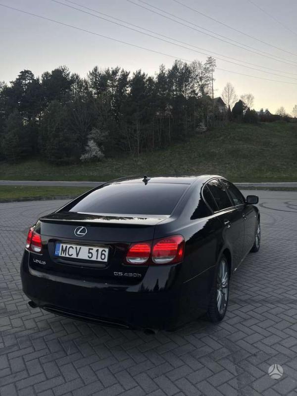 Melns Lexus GS 450h 2007 Viļņa, ar dzinēja tilpumu 3.46 L un nobraukumu 290 tūkst. km par 1999 €, foto 4 vietnē AUTOMOTO.COM.LV