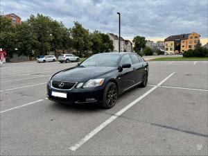 Melns Lexus GS 450h 2007 Viļņa, ar dzinēja tilpumu 3.50 L un nobraukumu 343 tūkst. km par 5700 €, foto  vietnē AUTOMOTO.COM.LV