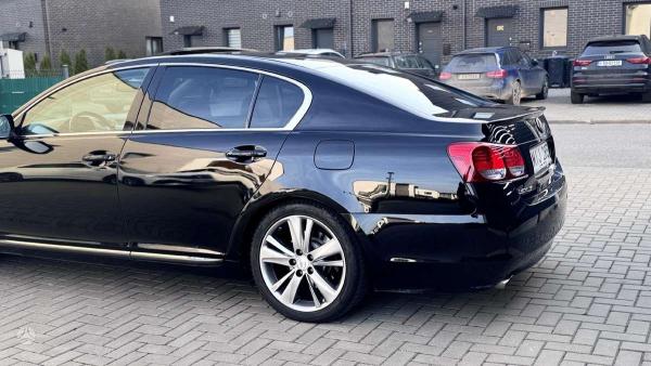Melns Lexus GS 450h 2008 Viļņa, ar dzinēja tilpumu 3.50 L un nobraukumu 252 tūkst. km par 6800 €, foto 4 vietnē AUTOMOTO.COM.LV