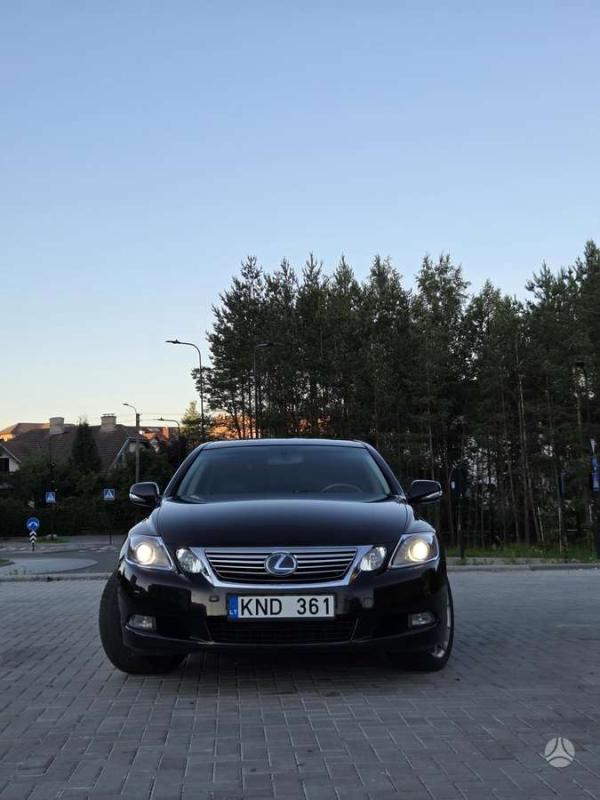 Black Lexus GS 450h 2010 in Vilnius, with an engine capacity of 3.50 L and mileage of 343 thousand km for 7900 €, photo 2 on AUTOMOTO.COM.LV