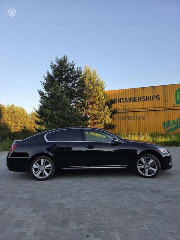 Black Lexus GS 450h 2010 in Vilnius, with an engine capacity of 3.50 L and mileage of 343 thousand km for 7900 €, photo 3 on AUTOMOTO.COM.LV