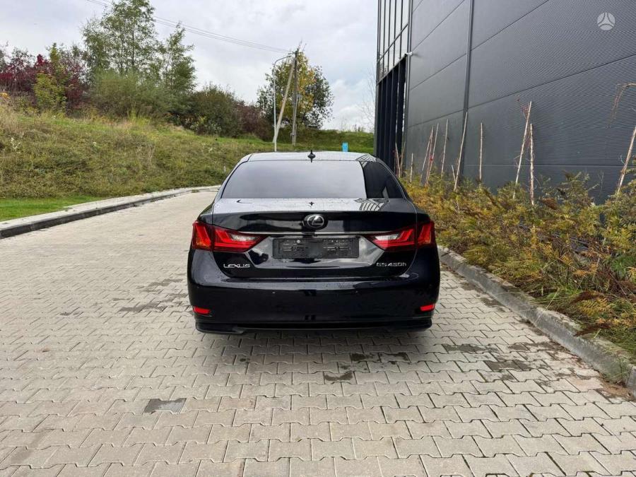 Black Lexus GS 450h 2012 in Vilnius, with an engine capacity of 3.46 L and mileage of 250 thousand km for 11999 €, photo 5 on AUTOMOTO.COM.LV