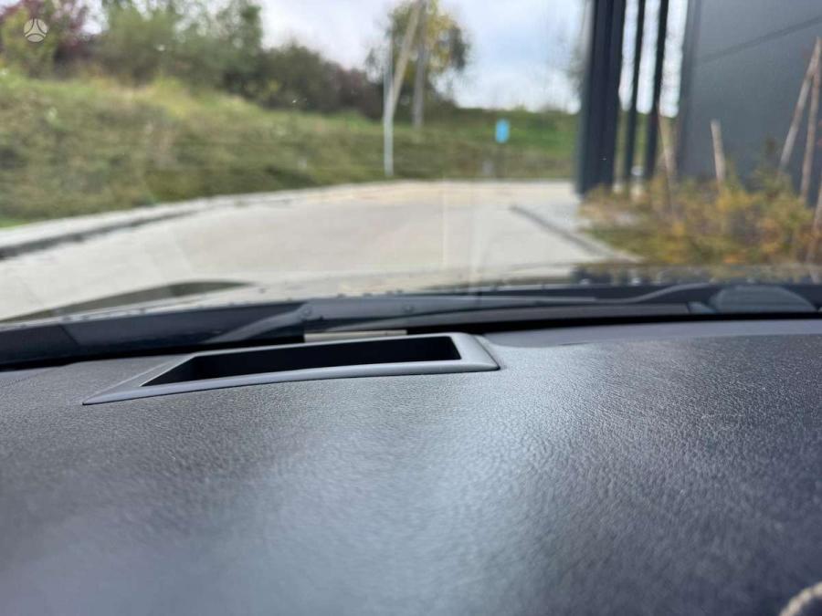 Black Lexus GS 450h 2012 in Vilnius, with an engine capacity of 3.46 L and mileage of 250 thousand km for 11999 €, photo 19 on AUTOMOTO.COM.LV