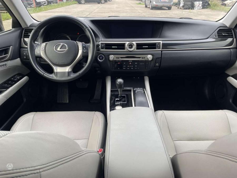 Black Lexus GS 450h 2013 in Vilnius, with an engine capacity of 3.46 L and mileage of 231 thousand km for 15900 €, photo 8 on AUTOMOTO.COM.LV