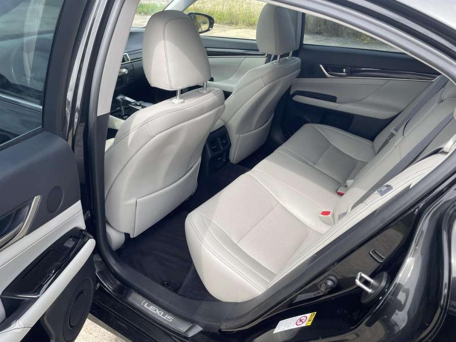 Black Lexus GS 450h 2013 in Vilnius, with an engine capacity of 3.46 L and mileage of 231 thousand km for 15900 €, photo 15 on AUTOMOTO.COM.LV