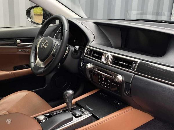 Melns Lexus GS 450h 2013 Viļņa, ar dzinēja tilpumu 3.46 L un nobraukumu 249 tūkst. km par 14999 €, foto 9 vietnē AUTOMOTO.COM.LV