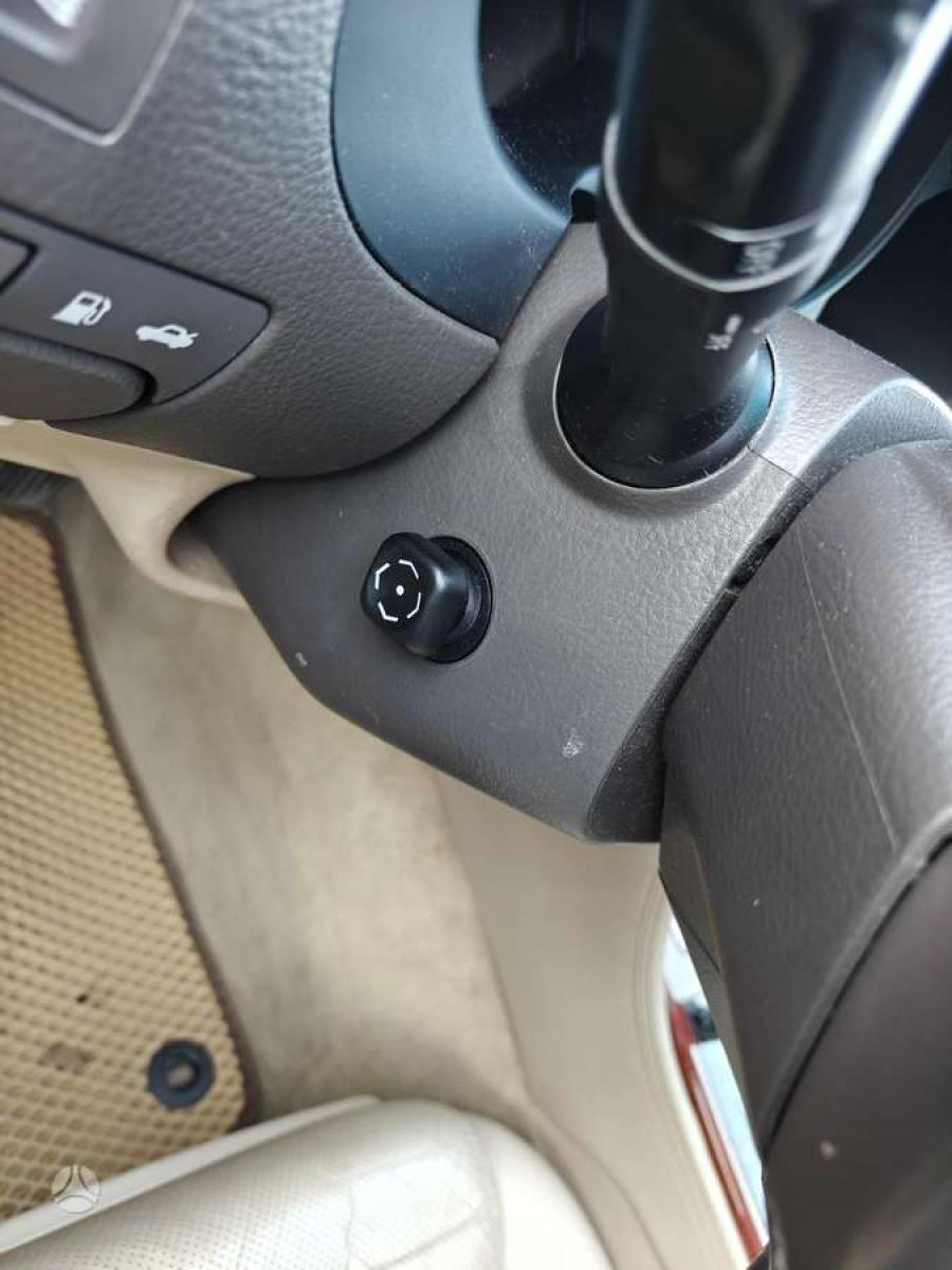 Grey Lexus GS 450h 2007 in Vilnius, with an engine capacity of 3.46 L and mileage of 370 thousand km for 1600 €, photo 18 on AUTOMOTO.COM.LV