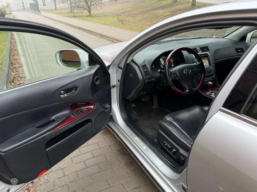 Grey Lexus GS 450h 2008 in Vilnius, with an engine capacity of 3.46 L and mileage of 291 thousand km for 3200 €, photo 11 on AUTOMOTO.COM.LV