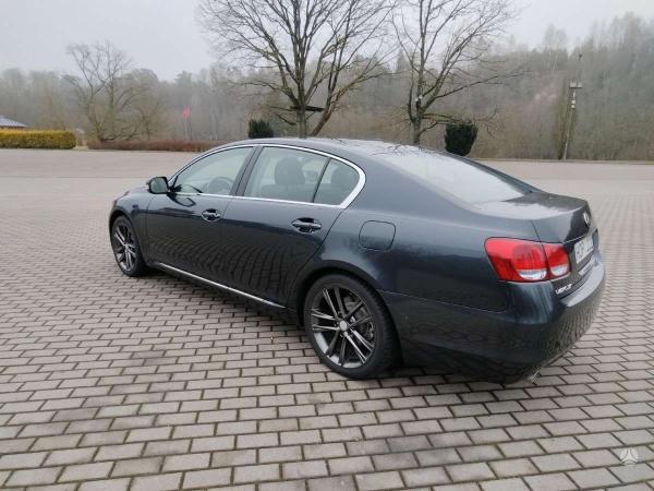 Pelēks Lexus GS 450h 2009 Viļņa, ar dzinēja tilpumu 3.46 L un nobraukumu 278 tūkst. km par 7250 €, foto 4 vietnē AUTOMOTO.COM.LV