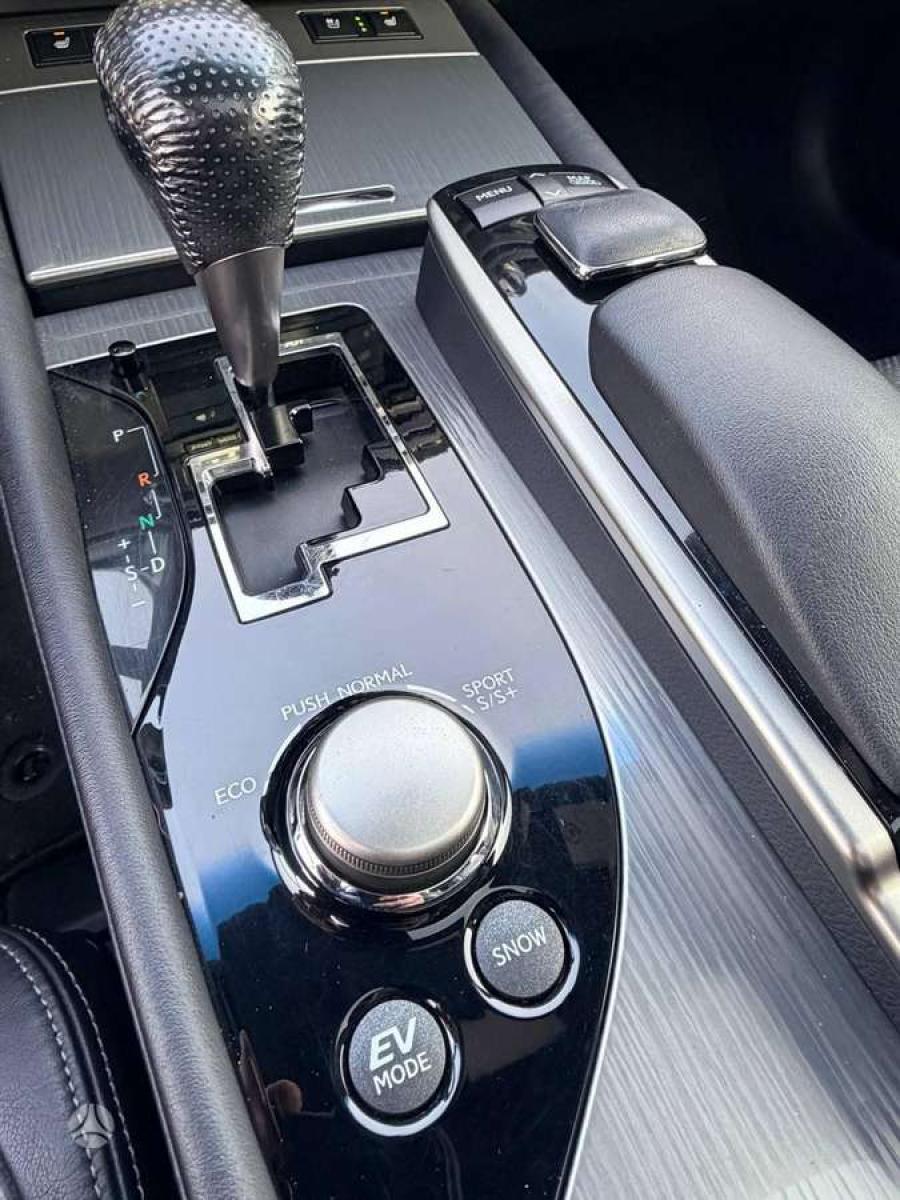 Pelēks Lexus GS 450h 2012 Šauļi, ar dzinēja tilpumu 3.46 L un nobraukumu 243 tūkst. km par 14650 €, foto 26 vietnē AUTOMOTO.COM.LV