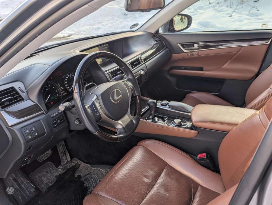 Pelēks Lexus GS 450h 2012 Viļņa, ar dzinēja tilpumu 3.46 L un nobraukumu 240 tūkst. km par 18000 €, foto 10 vietnē AUTOMOTO.COM.LV