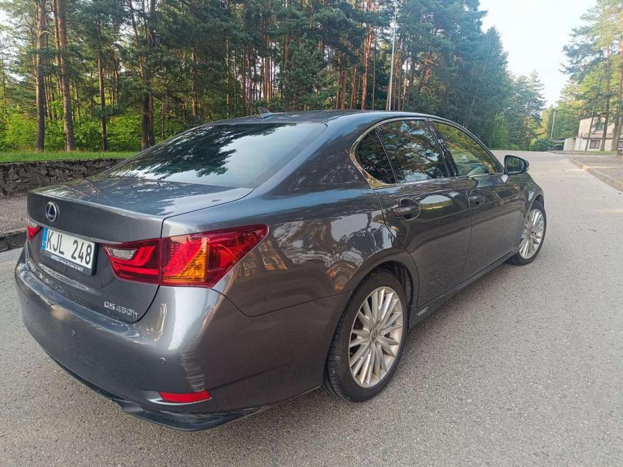 Grey Lexus GS 450h 2012 in Vilnius, with an engine capacity of 3.46 L and mileage of 413 thousand km for 9500 €, photo 6 on AUTOMOTO.COM.LV