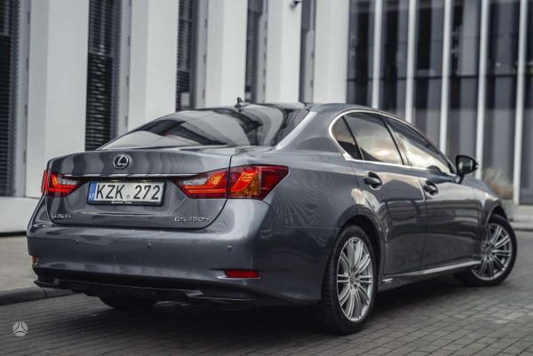 Pelēks Lexus GS 450h 2013 Viļņa, ar dzinēja tilpumu 3.46 L un nobraukumu 196 tūkst. km par 13600 €, foto 5 vietnē AUTOMOTO.COM.LV