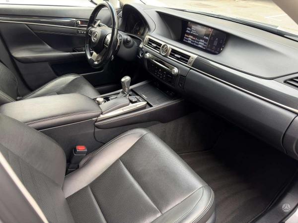 Grey Lexus GS 450h 2017 in Tallinn, with an engine capacity of 3.46 L and mileage of 230 thousand km for 20000 €, photo 8 on AUTOMOTO.COM.LV