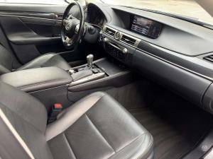 Pelēks Lexus GS 450h 2017 Tallina, ar dzinēja tilpumu 3.46 L un nobraukumu 230 tūkst. km par 20000 €, foto 9 vietnē AUTOMOTO.COM.LV