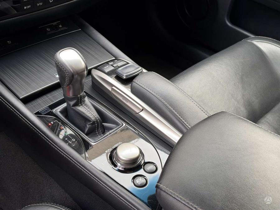 Pelēks Lexus GS 450h 2017 Tallina, ar dzinēja tilpumu 3.46 L un nobraukumu 230 tūkst. km par 20000 €, foto 11 vietnē AUTOMOTO.COM.LV