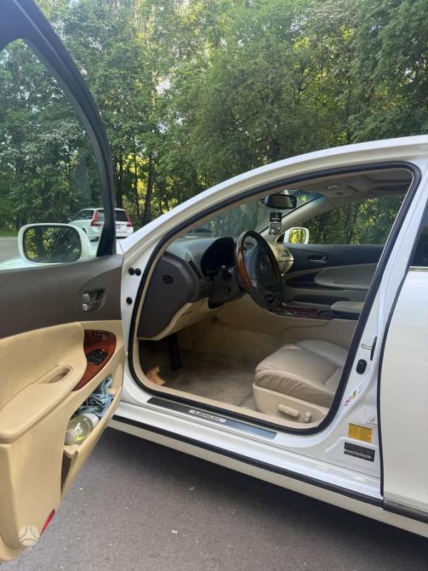 White Lexus GS 450h 2007 in Kaunas, with an engine capacity of 3.50 L and mileage of 209 thousand km for 5800 €, photo 8 on AUTOMOTO.COM.LV