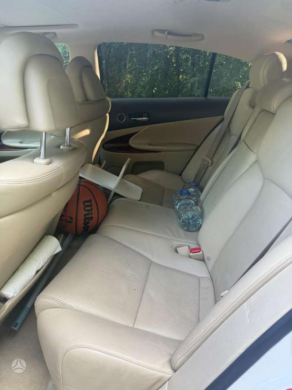 White Lexus GS 450h 2007 in Kaunas, with an engine capacity of 3.50 L and mileage of 209 thousand km for 5800 €, photo 10 on AUTOMOTO.COM.LV