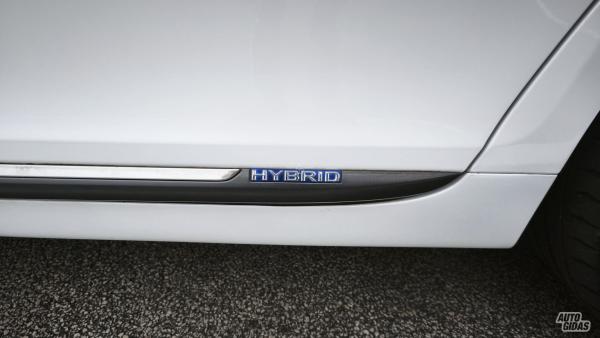 White Lexus GS 450h 2010 in Vilnius, with an engine capacity of 3.50 L and mileage of 230 thousand km for 8000 €, photo 9 on AUTOMOTO.COM.LV
