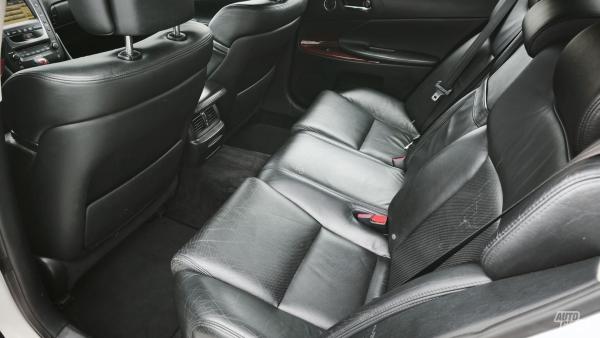 White Lexus GS 450h 2010 in Vilnius, with an engine capacity of 3.50 L and mileage of 230 thousand km for 8000 €, photo 10 on AUTOMOTO.COM.LV